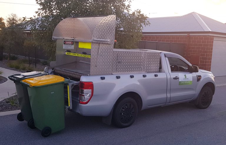 Home - Oz Bin Busters Clean and Sanitise Commercial and Domestic Bins